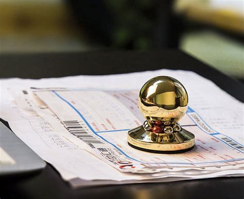 Magic Decision Maker That Helps You Get Answers And Make Tough Decisio Gizmodern