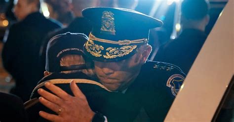 美1·6 폭동서 30대男 경찰에 후추스프레이징역 80개월 선고