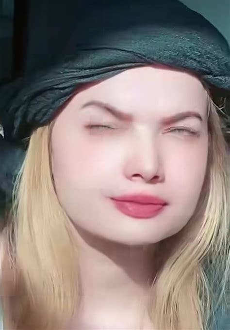 منال سعودية