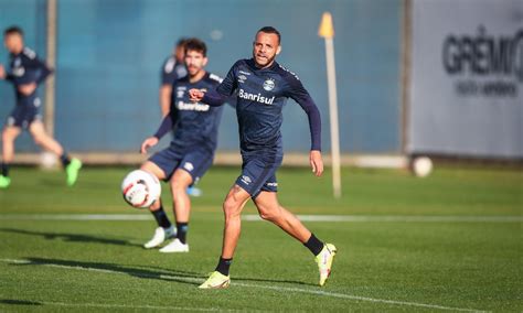 Em Enquete Torcida Deixa Guilherme De Lado E Pede Outro Meia No Time
