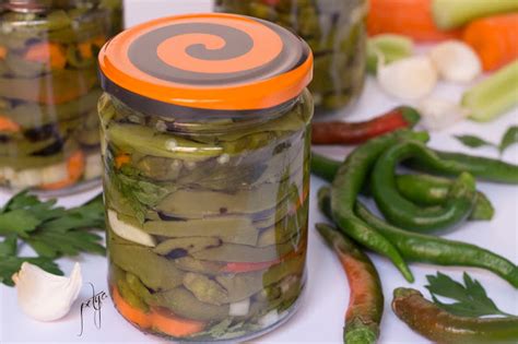 Направете и хапнете ПИЦА С РИБА ТОН МОЦАРЕЛА МАСЛИНИ КАЛАМАТА И РУКОЛА ето как я приготвих