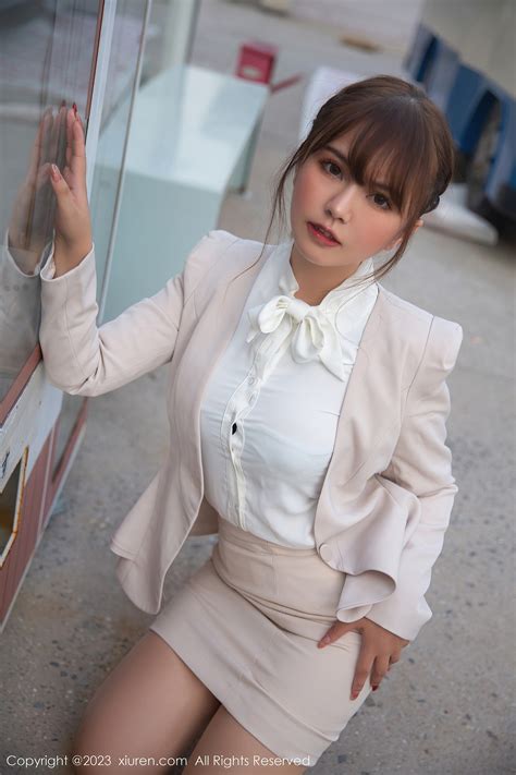 Xiuren秀人网 No6383 Zhang Siyun Красивая короткая юбка Красивая попка