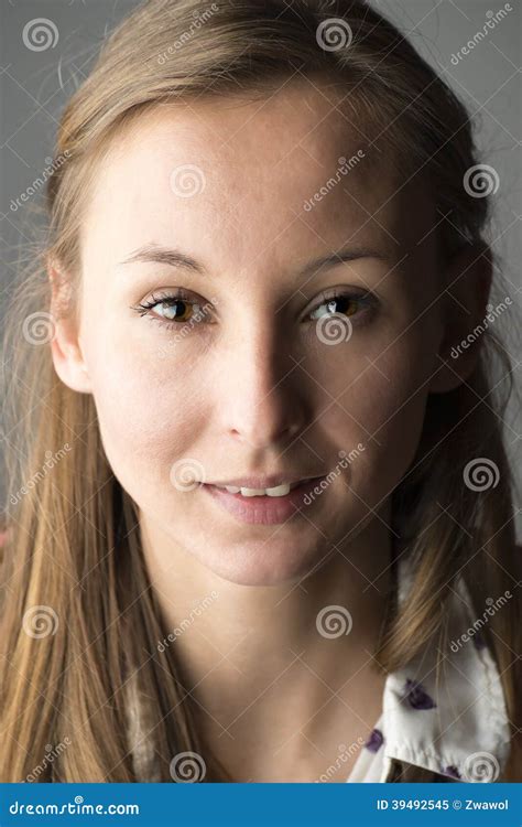 Mujer Del Retrato Imagen De Archivo Imagen De Sensual 39492545