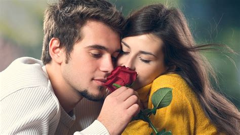 200 Romantic Love Wallpapers