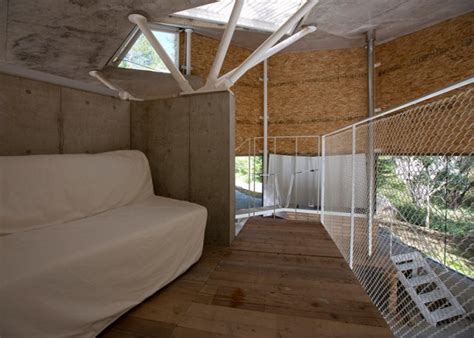 House In Japan Adapted To Suit A Difficult Woodland Site