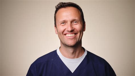 Dr Sebastjan Perko In Irnes Čajić — Ustna Medicina