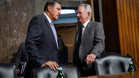 Nil Bill For Ncaa Athletes Pitched By Tommy Tuberville Joe Manchin