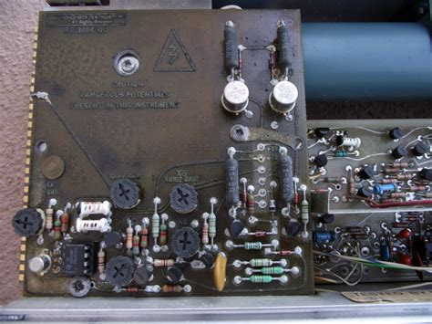 Pakéquis Por Dentro De Um Osciloscópio Tektronix Sc501