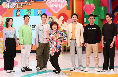 《獎門人hug Hug媽咪感謝祭》朱咪咪被型男輪住啜 突變怕醜妹唔敢擘大眼今個星期日播出嘅特備節目《獎門人hug Hug媽咪感謝祭》主持陣容有