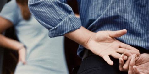 Scopre Che Suo Marito La Tradisce E Si Vendica In Un Modo Indimenticabile