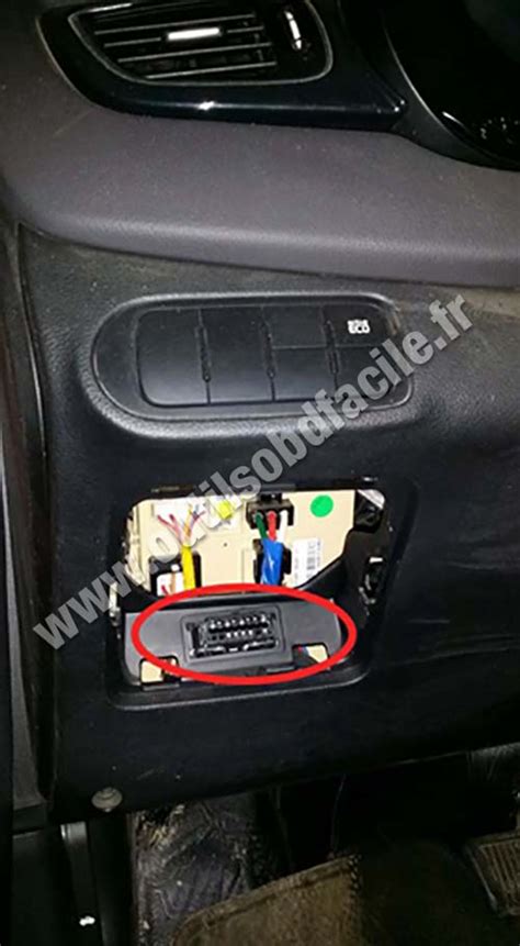 OBD Stecker In Kia Carens 2006 2013 Einfach Ihren Adapter Finden