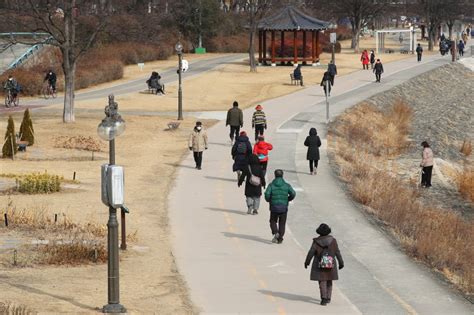 오늘의 날씨 충북·세종28일 화대기 차츰 건조 일교차 15도 안팎 파이낸셜뉴스