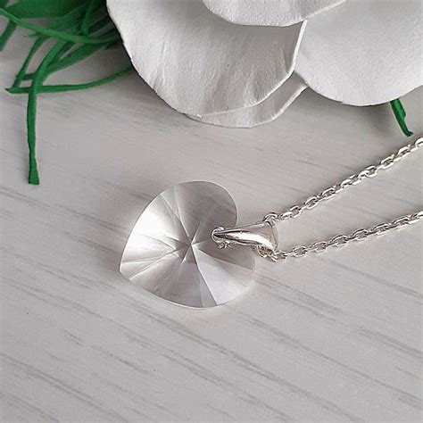 Кулон Swarovski — ціна 405 грн у каталозі Кулони Купити аксесуари за доступною ціною на Шафі