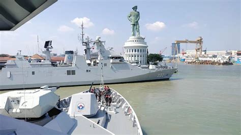 Koarmada Ii Gelar Latihan Tempur Gunakan Kri I Gusti Ngurah Rai Dan