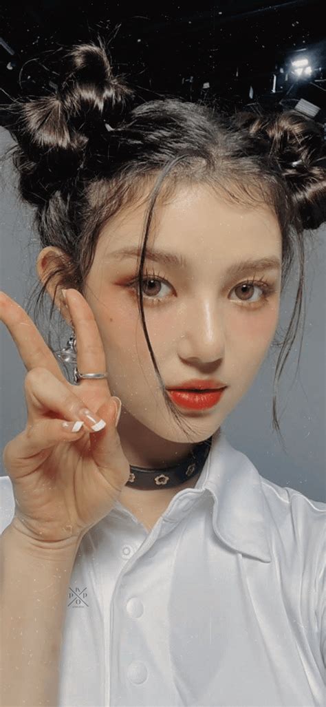 Danielle Newjeans Wallpapers Top Free Danielle Newjeans Backgrounds Wallpaperaccess