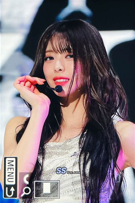 YUNA THAILAND on Twitter RT shinsarang yn 230204 Jakarta 다리 한ㄴ나도