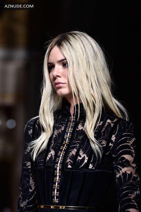 Kendall Jenner Walked The Runway Braless At Balmain Show Paris Fashion