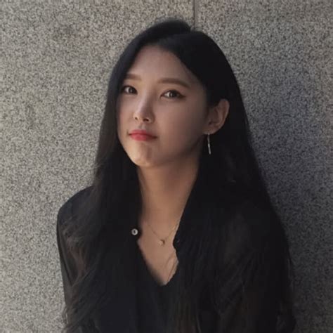 Ssuuming • Threads Say More Ssuuming • Threads Say More