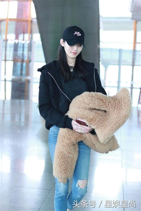 奚夢瑤現身機場，網友：這是我見過最可愛的超模！ 每日頭條