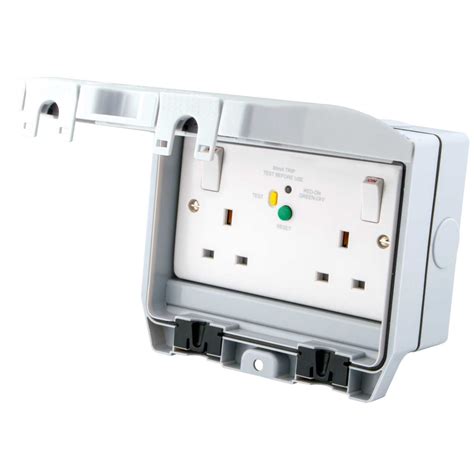 M2 Weatherproof 13a 2 Gang Rcd Switched Socket With Solid Grey Lid Ip66 5090 520 Cef