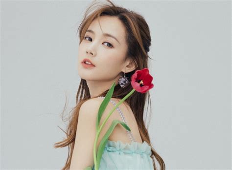 Hoàng Dung Thảm Nhất Showbiz 7 Năm Làm Máy Thu Hoạch Vẫn Trôi Bồng Bềnh Càng Tìm Hiểu Càng Lo Thay