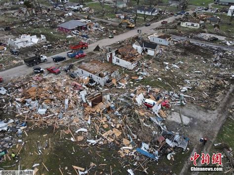 龙卷风袭击美国多州 俯瞰现场一片狼藉 搜狐大视野 搜狐新闻