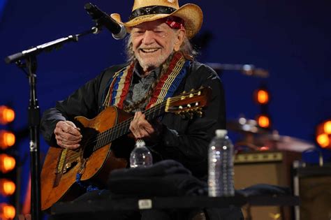 For The Love Of Willie Long Story Short Willie Nelsons 90th Birthday Night Two Pollstar News