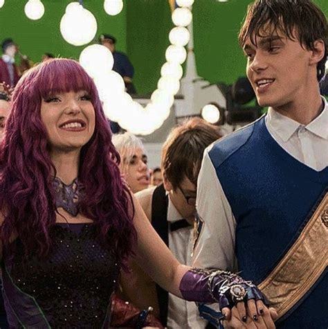Pin By Ileanna Jones On Descendants Disney Descendants Descendants