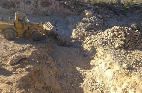 ينابيع الخير الخيرية تنفذ مشروع سد مهينة في منطقة بين الجبال بمحافظة