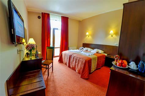 Наш готель та номери «РОМАНТІК СПА ГОТЕЛЬ Відпочинок в Карпатах