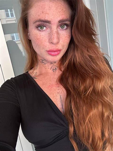 Going To Pretend Its Not Super Cold Today 🙃 R Sfwredheads