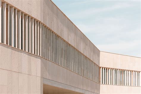 Galería De Edificio Fósil En La Escuela Cabriès Amelia Tavella