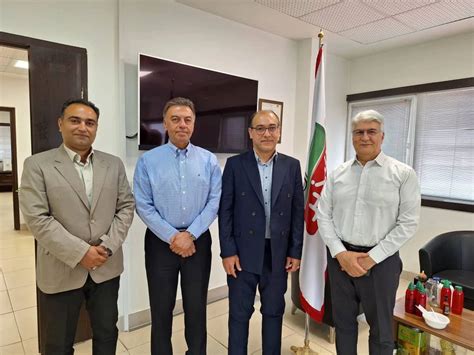 ارتباط سرمایه است ولی برخی از ارتباطات دلپذیر یک روز خوب در کارخانه دلپذیر Mohammad Abdollahi