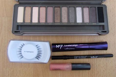 Kittenmoustache Classic Black Smokey Eye Tutorial