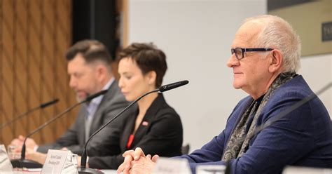 Rada Mediów Narodowych wzywa do niehonorowania decyzji ministra Sienkiewicza Wiadomości