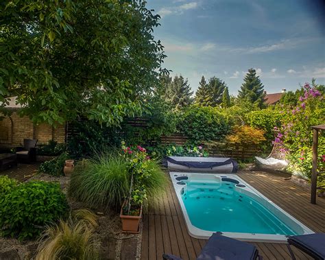 Backyard Swim Spa Ideas Wci Pools And Spas Iowa