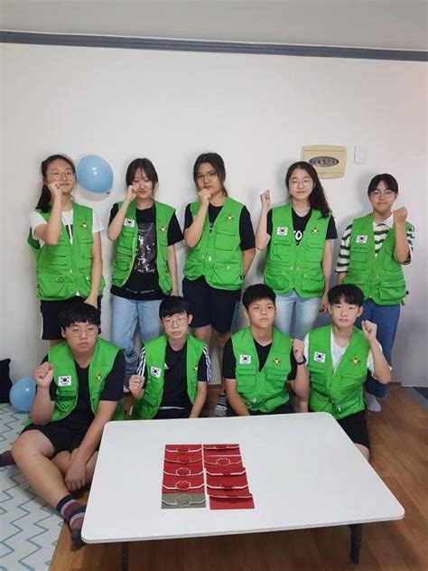 그린닥터스프레스기자단 한장의 얇은 종이가 예쁜 봉투로 다시 탄생하다 2018년 8월 31일 프레스 기자단 박수영 2018년 8월 19일 동래구 명륜동에서는 여러