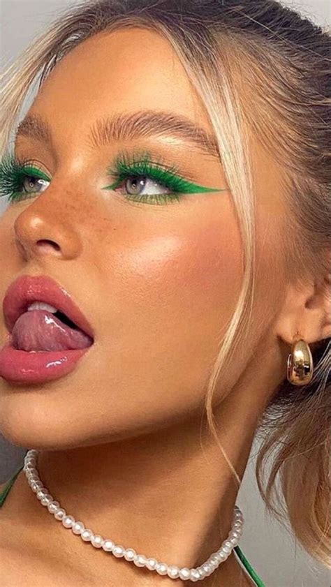 My Easy Glow Glowy Makeup Look Tutorial Benchover Youtube