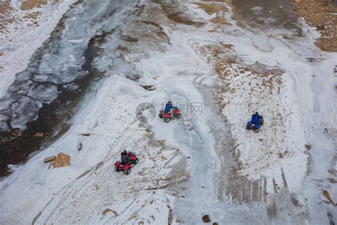 冬季雪地摩托组高清图片下载 正版图片504298363 摄图网