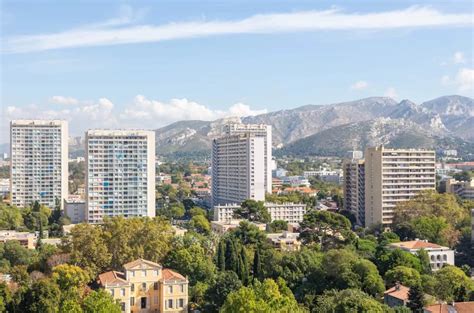 Во Франции 150 жителей многоэтажек эвакуировали среди ночи из за угрозы обвала Европейская правда