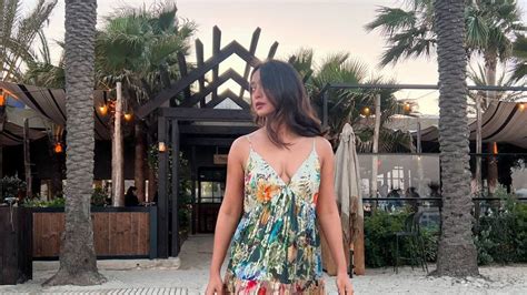 Sayani Gupta డైరెక్టర్‌ కట్‌ చెప్పినా ఆ హీరో ముద్దులతో రెచ్చిపోయాడు ఓ