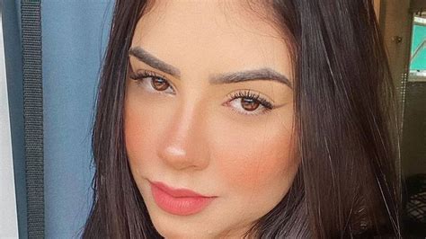 Tainá Costa Deixa Bumbum Em Evidência Ao Usar Look Veja