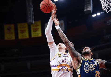 沈梓捷：第一次罚这种关键球，连续错失机会感到非常可惜