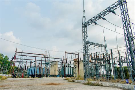 고전압 전기 부품을 갖춘 110kv 고전압 분배 변압기 배전 스테이션 건축에 대한 스톡 사진 및 기타 이미지 건축 건축물 고압 전류 주의 Istock