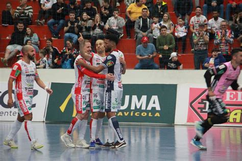 Cascavel Futsal Goleia Dois Vizinhos Por 9 A 4 Pelo Paranaense Cgn