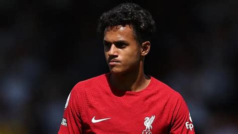 สรุปตลาดนักเตะลิเวอร์พูล ข่าวซื้อขาย การย้ายทีม อัปเดตล่าสุด Sporting News Thailand