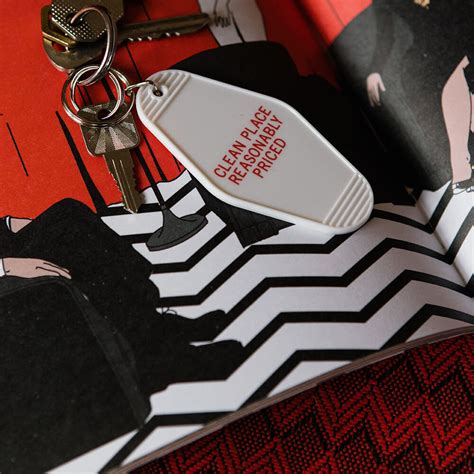 Брелок на ключи Friend Function TWIN PEAKS белый цвет Белый купить в ...