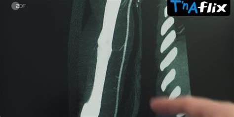 Carina Wiese Breasts Underwear Scene In Dr Ballouz