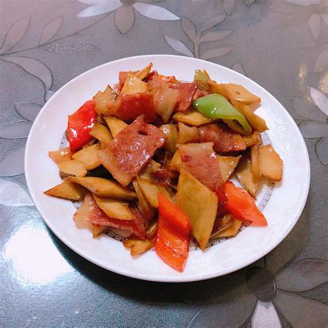 【杏鲍菇培根肉的做法步骤图，怎么做好吃】我叫曹姐姐下厨房