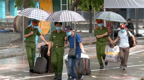 Đưa 249 công dân rời khu cách ly tập trung về nhà Báo Bà Rịa Vũng